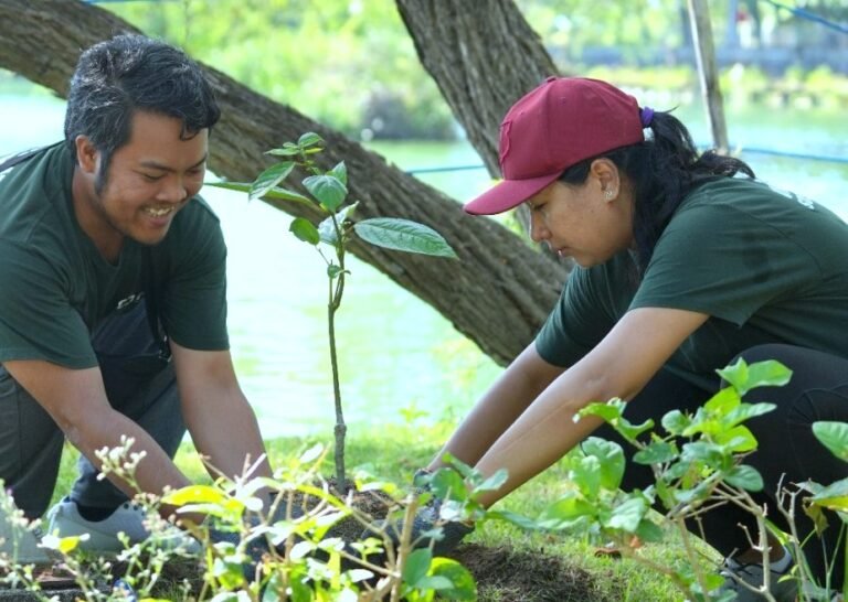 Peringati Hari Bumi 2026, ITDC Nusantara Utilitas Hijaukan Area Lagoon ...